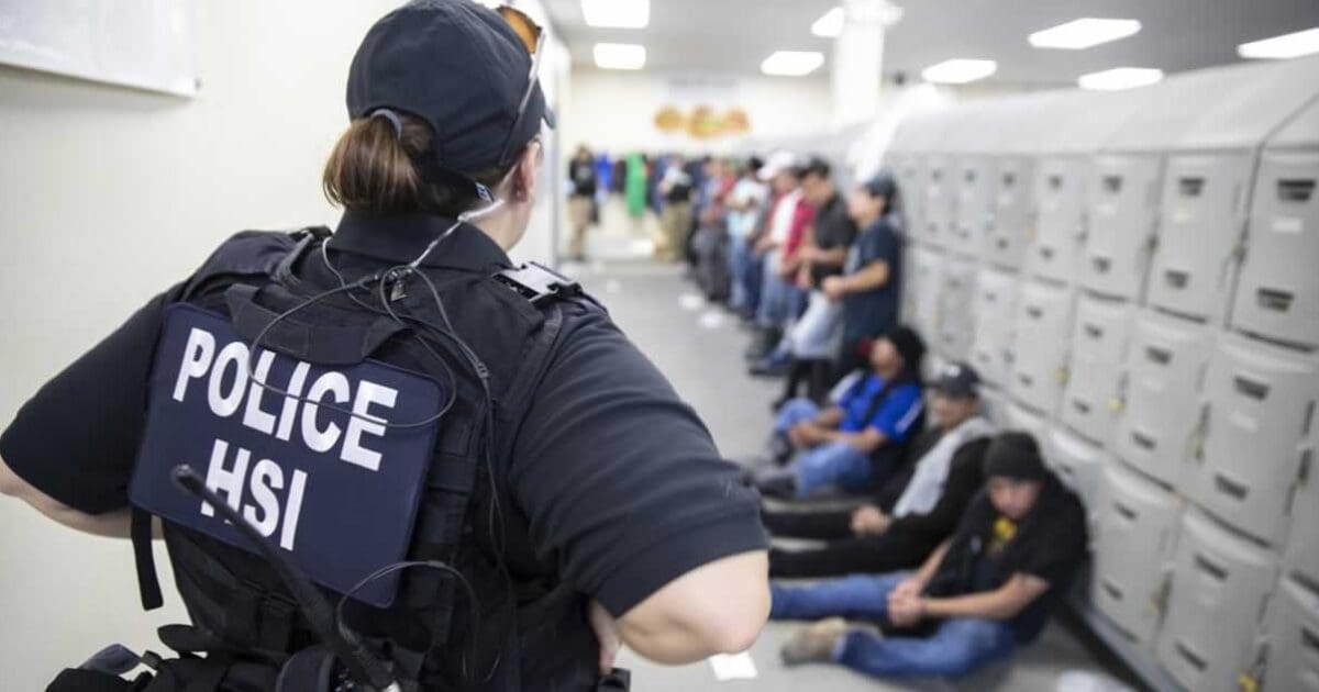 Trump admin launches self-deportation app for illegal migrants - The ...