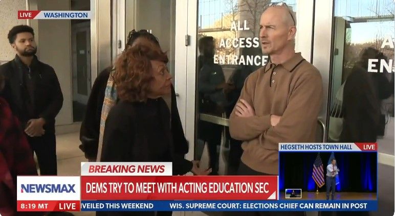 Maxine Waters leads pathetic Dems trying to storm the Dept. of Ed ...