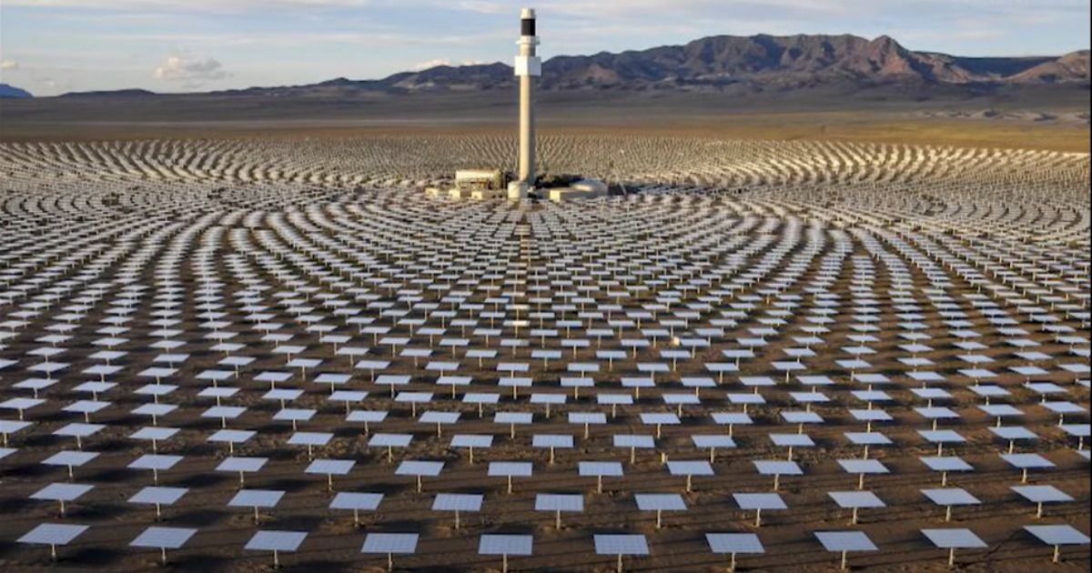 Trump admin seemingly blasts biggest solar boondoggle in North America ...