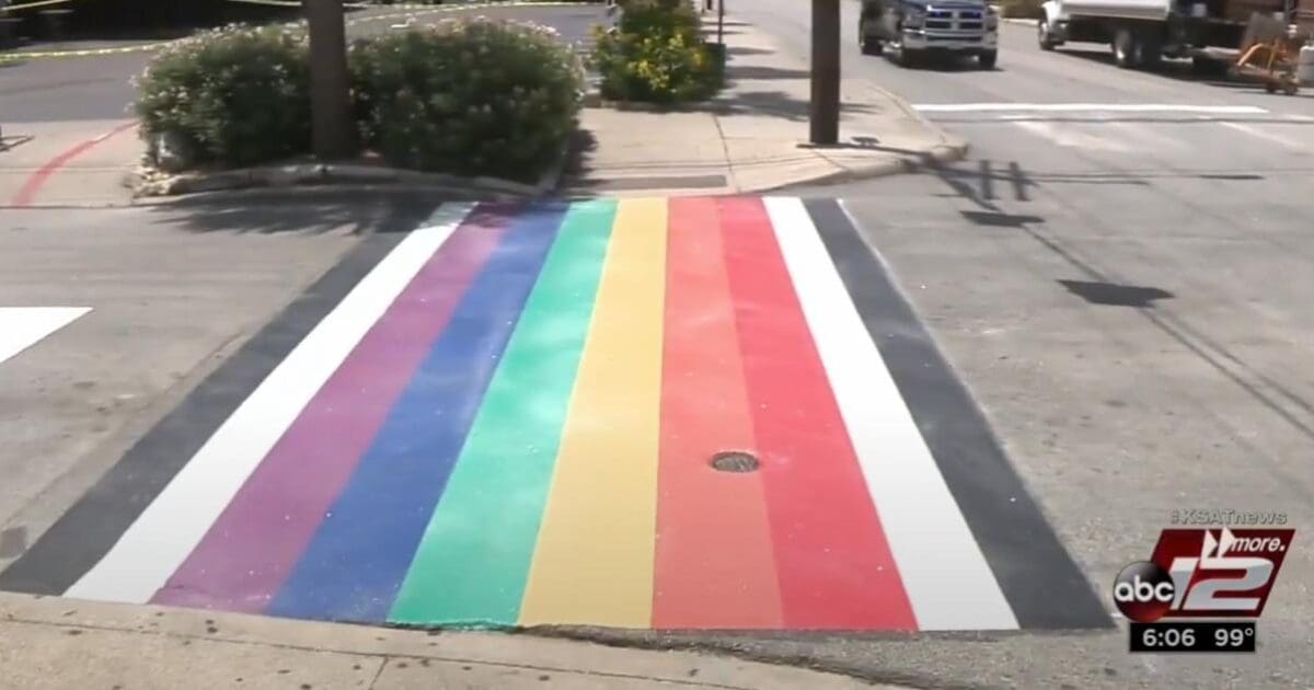 Florida Libs now painting rainbow driveways instead of public streets ...