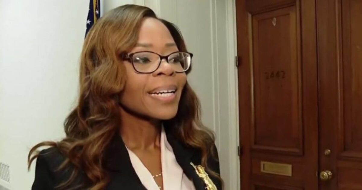 Democrats stay mum on keeping indicted lawmaker’s campaign cash - The ...