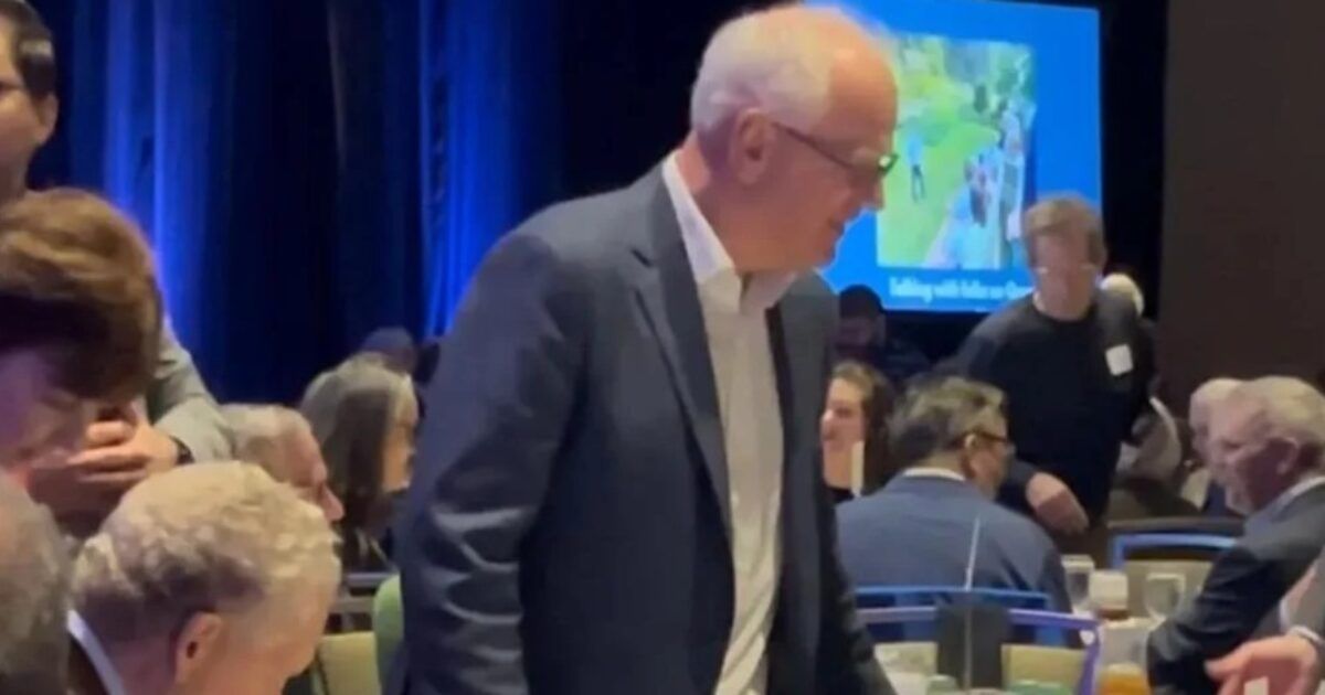 As federal probe widens, Gov. Walz tells Seattle crowd he'll welcome ...
