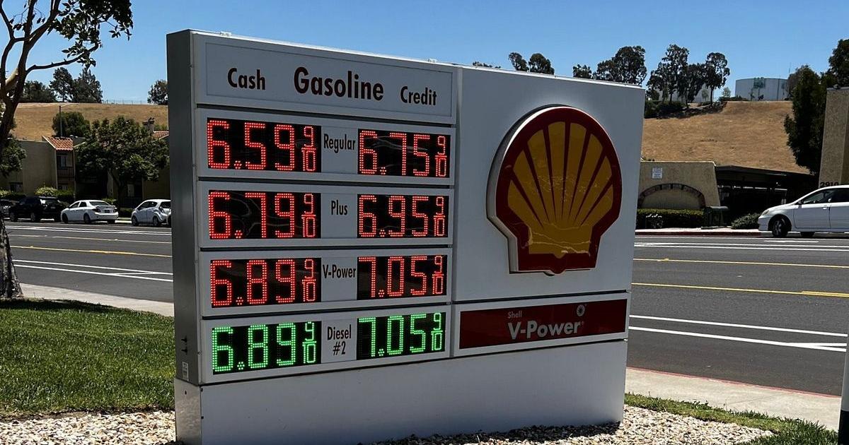 Surging U.S. diesel prices stoke concerns over inflation - The Daily Bo ...
