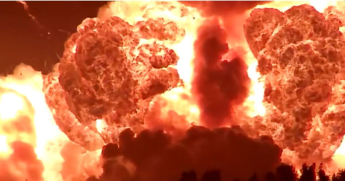 Bezos’ moonshot goes boom, Blue Origin rocket erupts in giant fireball ...